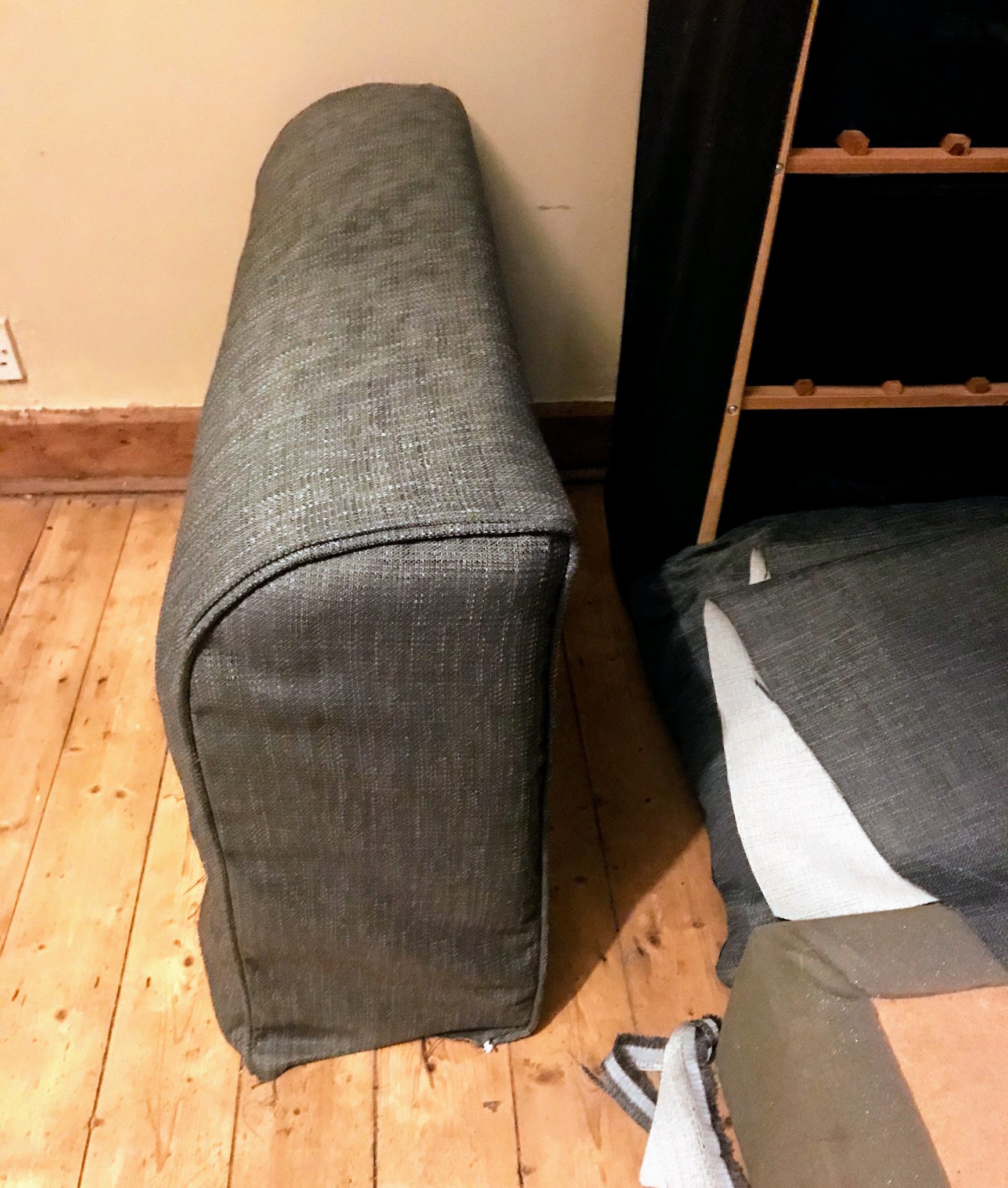 The easiest guide to reupholstering a sofa for beginners - Land of Size