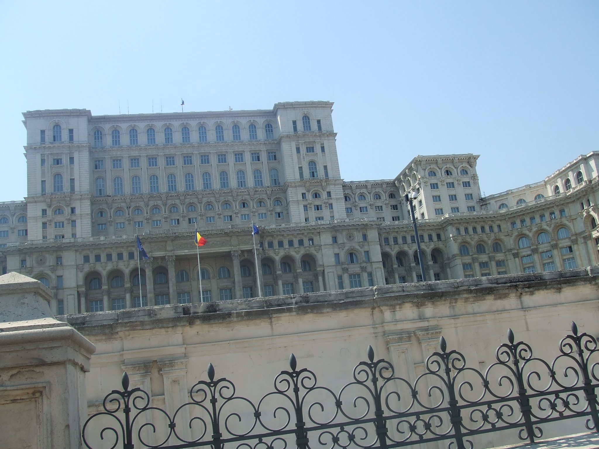 The Romanian palace built by a dictator - Land of Size